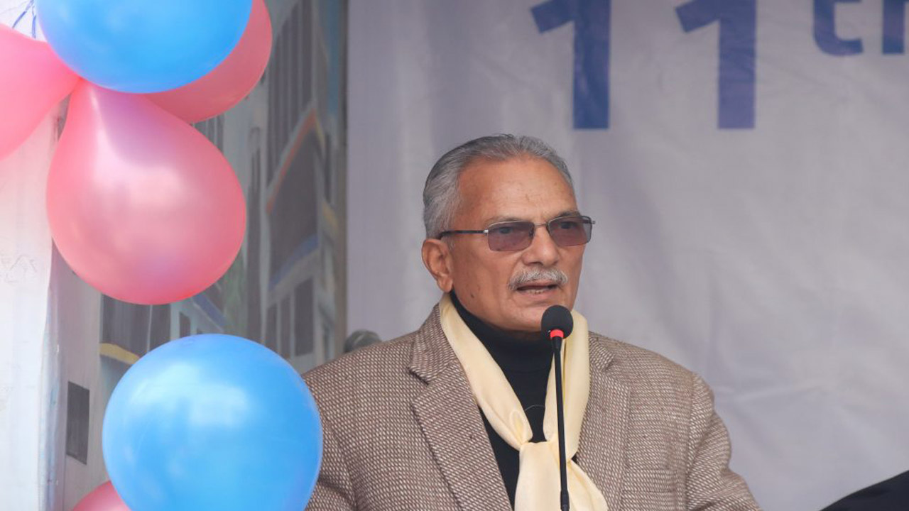 रोजगारमूलक गुणस्तरीय शिक्षामा जोड दिनुपर्छ : डा बाबुराम भट्टराई