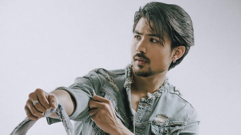 अभिनेता अनमोल केसी पक्राउ